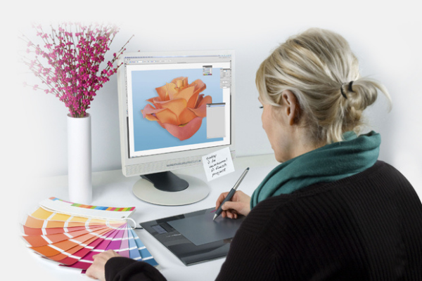 Why Are Professional Logo Designers Better Than Free Logo Generators?